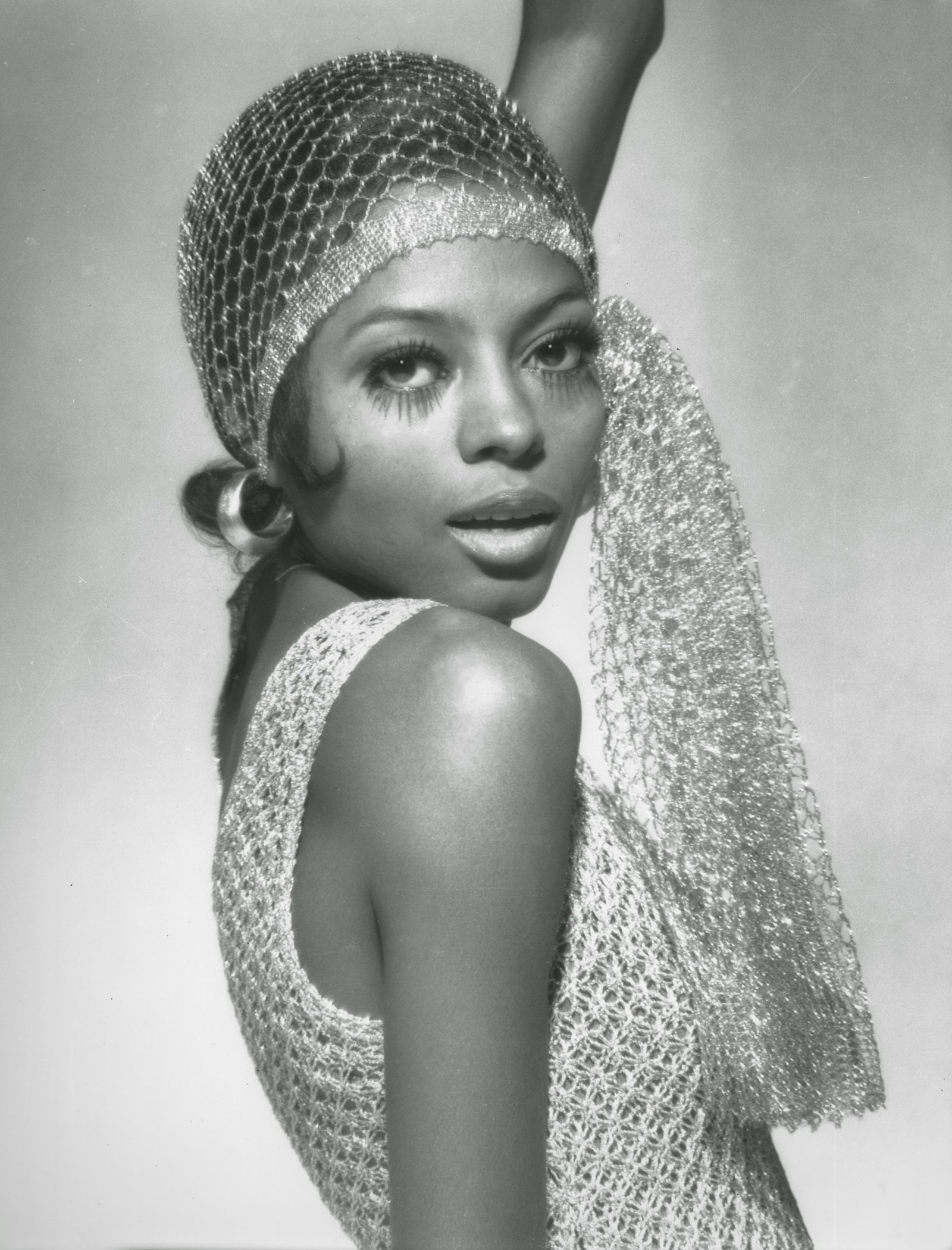The Headscarf Diaries: Iconic women, endless ways to wear it | Zeus+Dione